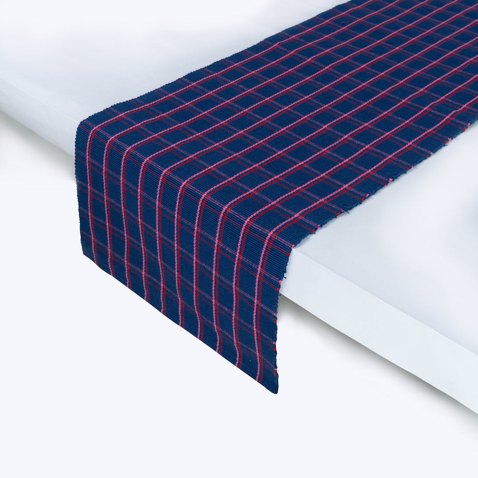 Elegant Table Runners in Pakistan | Handcrafted at Galleria Gultex